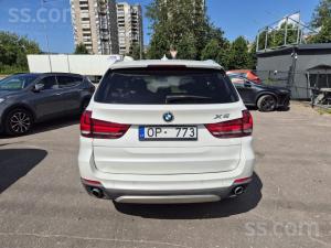 White BMW X5 2016 in Riga, with an engine capacity of 3.00 L and mileage of 90 thousand km for 19490 €, photo 8 on AUTOMOTO.COM.LV