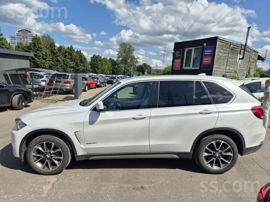 White BMW X5 2016 in Riga, with an engine capacity of 3.00 L and mileage of 90 thousand km for 19490 €, photo 10 on AUTOMOTO.COM.LV