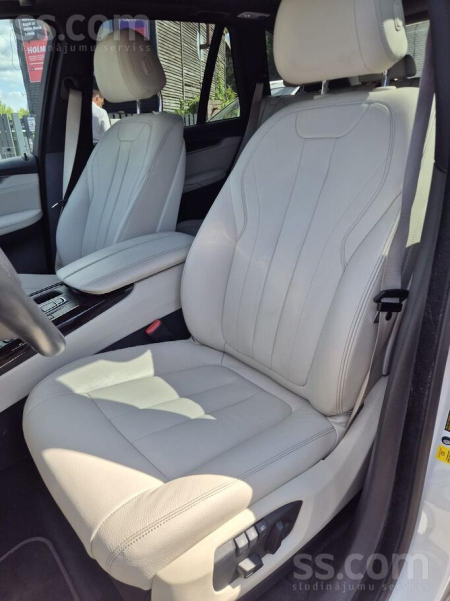 White BMW X5 2016 in Riga, with an engine capacity of 3.00 L and mileage of 90 thousand km for 19490 €, photo 13 on AUTOMOTO.COM.LV