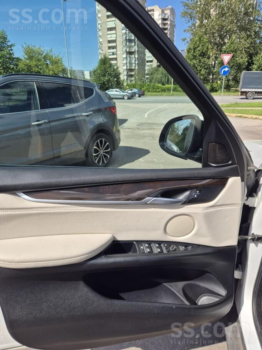 White BMW X5 2016 in Riga, with an engine capacity of 3.00 L and mileage of 90 thousand km for 19490 €, photo 14 on AUTOMOTO.COM.LV