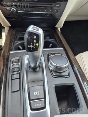 White BMW X5 2016 in Riga, with an engine capacity of 3.00 L and mileage of 90 thousand km for 19490 €, photo 15 on AUTOMOTO.COM.LV