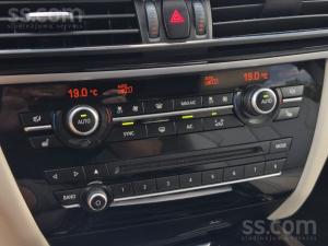 White BMW X5 2016 in Riga, with an engine capacity of 3.00 L and mileage of 90 thousand km for 19490 €, photo 16 on AUTOMOTO.COM.LV