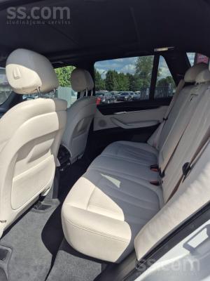 White BMW X5 2016 in Riga, with an engine capacity of 3.00 L and mileage of 90 thousand km for 19490 €, photo 20 on AUTOMOTO.COM.LV