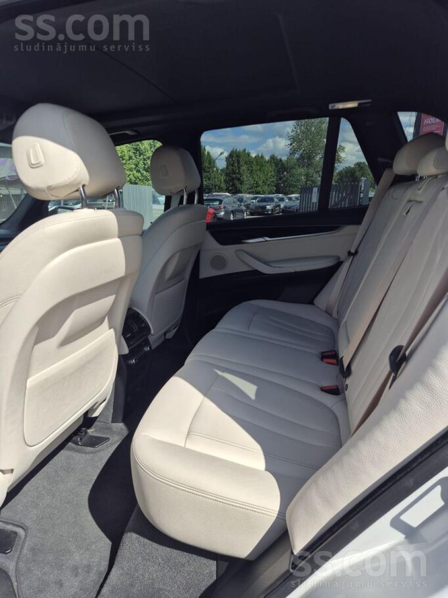 White BMW X5 2016 in Riga, with an engine capacity of 3.00 L and mileage of 90 thousand km for 19490 €, photo 20 on AUTOMOTO.COM.LV
