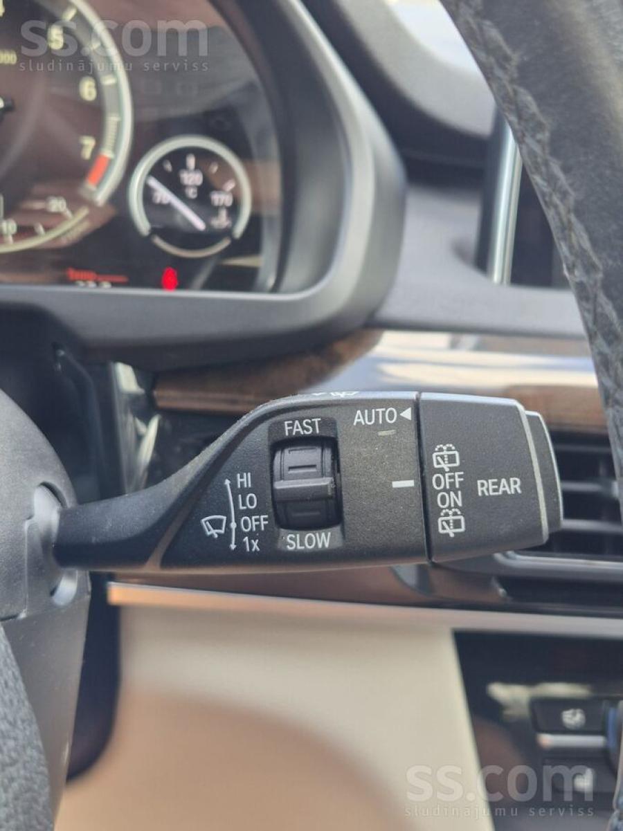 White BMW X5 2016 in Riga, with an engine capacity of 3.00 L and mileage of 90 thousand km for 19490 €, photo 21 on AUTOMOTO.COM.LV