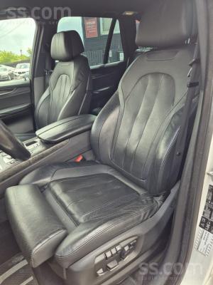 White BMW X5 2016 in Riga, with an engine capacity of 3.00 L and mileage of 206 thousand km for 22590 €, photo 15 on AUTOMOTO.COM.LV