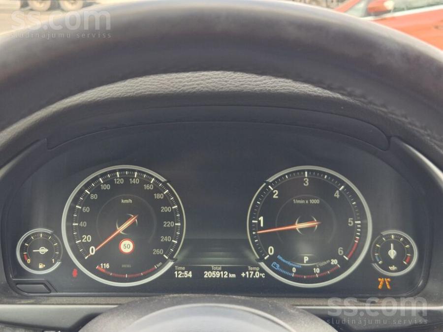 White BMW X5 2016 in Riga, with an engine capacity of 3.00 L and mileage of 206 thousand km for 22590 €, photo 19 on AUTOMOTO.COM.LV