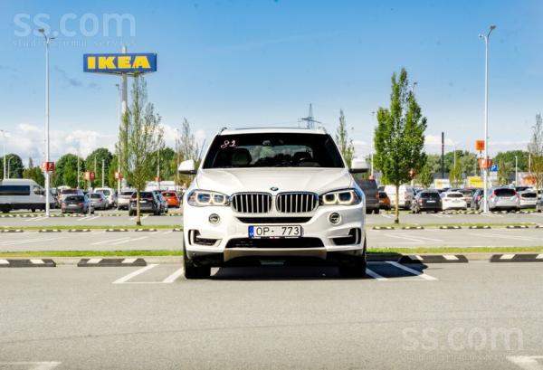 Balts BMW X5 2016 Rīga, ar dzinēja tilpumu 3.00 L un nobraukumu 90 tūkst. km par 19490 €, foto 3 vietnē AUTOMOTO.COM.LV
