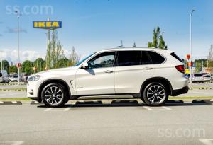 White BMW X5 2016 in Riga, with an engine capacity of 3.00 L and mileage of 90 thousand km for 19490 €, photo 6 on AUTOMOTO.COM.LV