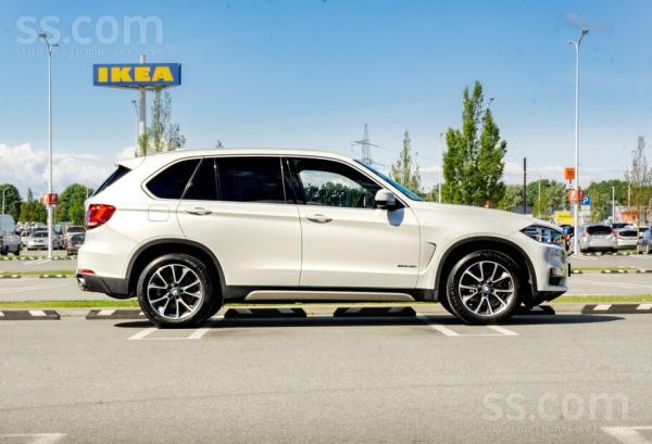 Balts BMW X5 2016 Rīga, ar dzinēja tilpumu 3.00 L un nobraukumu 90 tūkst. km par 19490 €, foto 9 vietnē AUTOMOTO.COM.LV