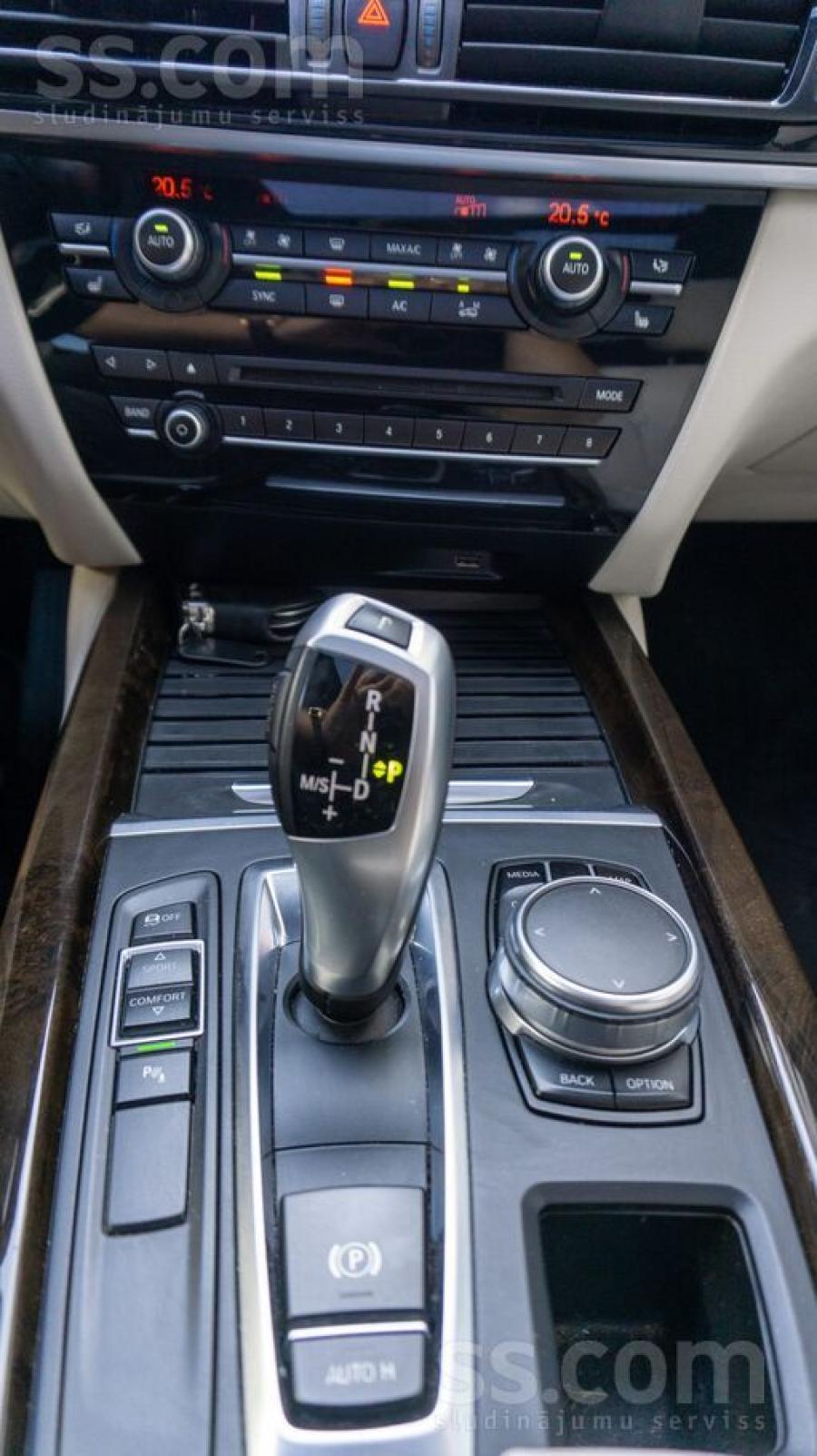 White BMW X5 2016 in Riga, with an engine capacity of 3.00 L and mileage of 90 thousand km for 19490 €, photo 16 on AUTOMOTO.COM.LV