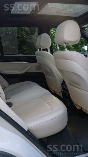 White BMW X5 2016 in Riga, with an engine capacity of 3.00 L and mileage of 90 thousand km for 19490 €, photo 31 on AUTOMOTO.COM.LV