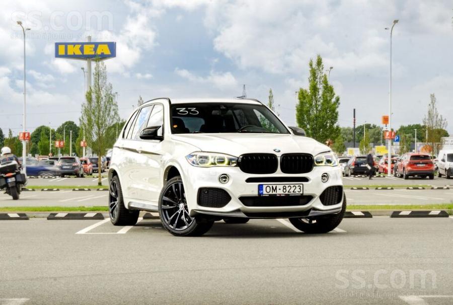 White BMW X5 2016 in Riga, with an engine capacity of 3.00 L and mileage of 206 thousand km for 22590 €, photo 3 on AUTOMOTO.COM.LV