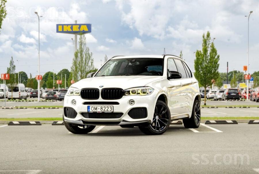 White BMW X5 2016 in Riga, with an engine capacity of 3.00 L and mileage of 206 thousand km for 22590 €, photo 5 on AUTOMOTO.COM.LV