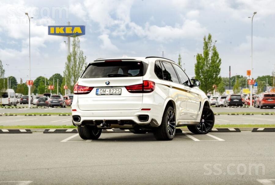 White BMW X5 2016 in Riga, with an engine capacity of 3.00 L and mileage of 206 thousand km for 22590 €, photo 7 on AUTOMOTO.COM.LV