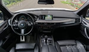 White BMW X5 2016 in Riga, with an engine capacity of 3.00 L and mileage of 206 thousand km for 22590 €, photo 13 on AUTOMOTO.COM.LV