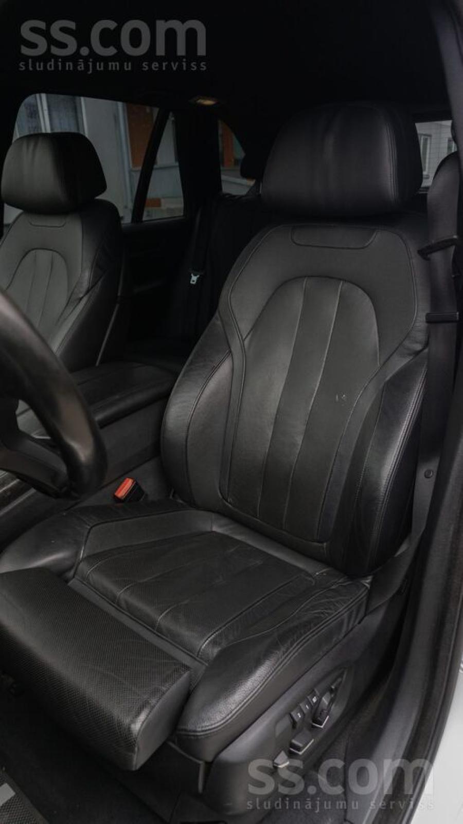 White BMW X5 2016 in Riga, with an engine capacity of 3.00 L and mileage of 206 thousand km for 22590 €, photo 30 on AUTOMOTO.COM.LV