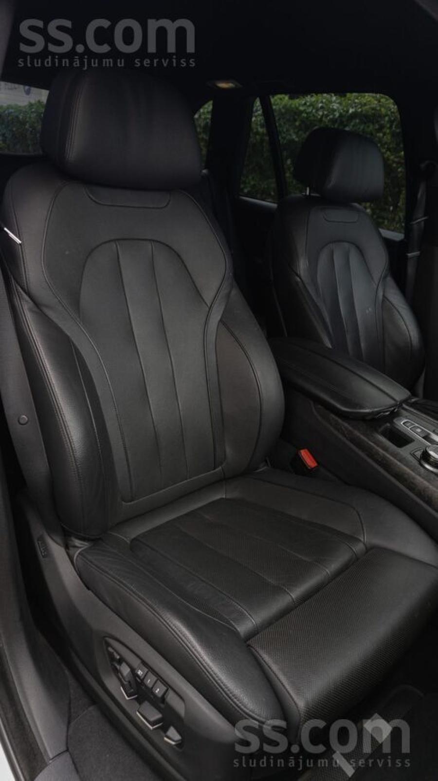White BMW X5 2016 in Riga, with an engine capacity of 3.00 L and mileage of 206 thousand km for 22590 €, photo 31 on AUTOMOTO.COM.LV