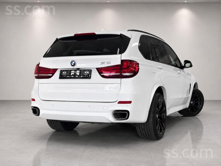 White BMW X5 2016 in Tukums, with an engine capacity of 3.00 L and mileage of 177 thousand km for 22777 €, photo 3 on AUTOMOTO.COM.LV