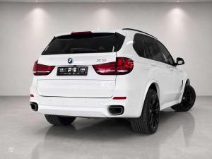 White BMW X5 2016 in Tukums, with an engine capacity of 2.99 L and mileage of 177 thousand km for 22777 €, photo 3 on AUTOMOTO.COM.LV