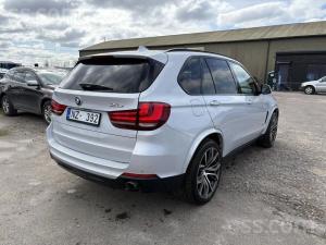 Balts BMW X5 2016 Rīga, ar dzinēja tilpumu 3.00 L un nobraukumu 240 tūkst. km par 15500 €, foto 4 vietnē AUTOMOTO.COM.LV