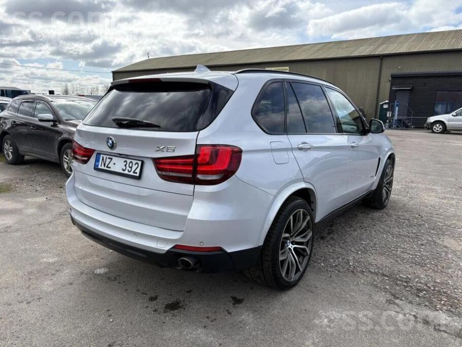 Balts BMW X5 2016 Rīga, ar dzinēja tilpumu 3.00 L un nobraukumu 240 tūkst. km par 15500 €, foto 4 vietnē AUTOMOTO.COM.LV