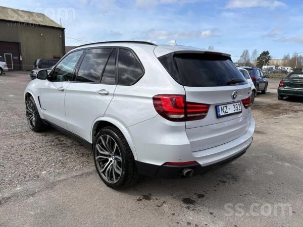Balts BMW X5 2016 Rīga, ar dzinēja tilpumu 3.00 L un nobraukumu 240 tūkst. km par 15500 €, foto 5 vietnē AUTOMOTO.COM.LV