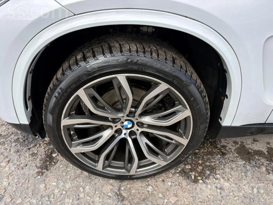 Balts BMW X5 2016 Rīga, ar dzinēja tilpumu 3.00 L un nobraukumu 240 tūkst. km par 15500 €, foto 13 vietnē AUTOMOTO.COM.LV
