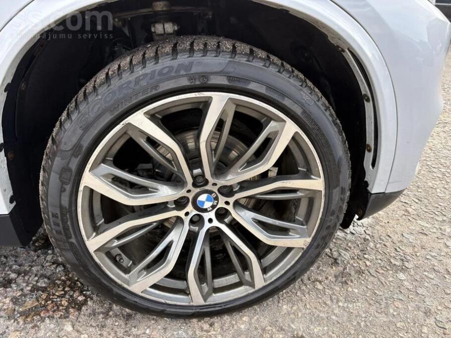 Balts BMW X5 2016 Rīga, ar dzinēja tilpumu 3.00 L un nobraukumu 240 tūkst. km par 15500 €, foto 22 vietnē AUTOMOTO.COM.LV