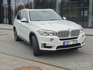 White BMW X5 2016 in Riga, with an engine capacity of 3.00 L and mileage of 92 thousand km for 17900 €, photo 3 on AUTOMOTO.COM.LV