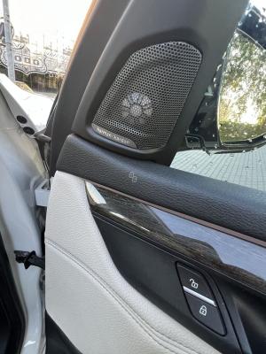 White BMW X5 2016 in Kaunas, with an engine capacity of 3.00 L and mileage of 152 thousand km for 15555 €, photo 11 on AUTOMOTO.COM.LV