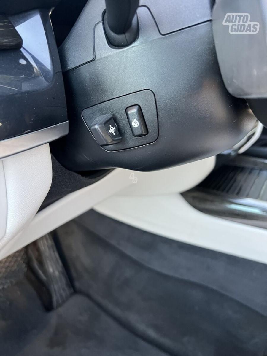 White BMW X5 2016 in Kaunas, with an engine capacity of 3.00 L and mileage of 152 thousand km for 15555 €, photo 21 on AUTOMOTO.COM.LV