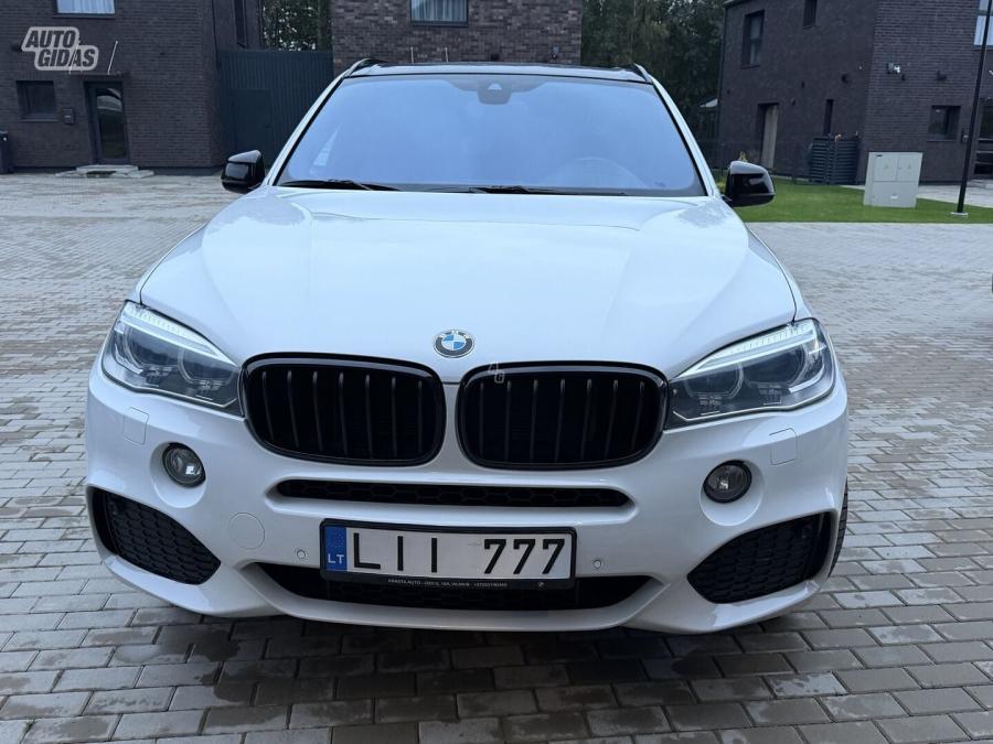 White BMW X5 2016 in Vilnius, with an engine capacity of 3.00 L and mileage of 155 thousand km for 18500 €, photo 10 on AUTOMOTO.COM.LV