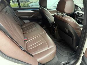 White BMW X5 2016 in Vilnius, with an engine capacity of 3.00 L and mileage of 155 thousand km for 18500 €, photo 23 on AUTOMOTO.COM.LV