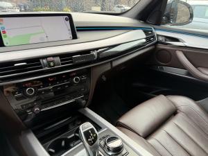 White BMW X5 2016 in Vilnius, with an engine capacity of 3.00 L and mileage of 155 thousand km for 18500 €, photo 28 on AUTOMOTO.COM.LV
