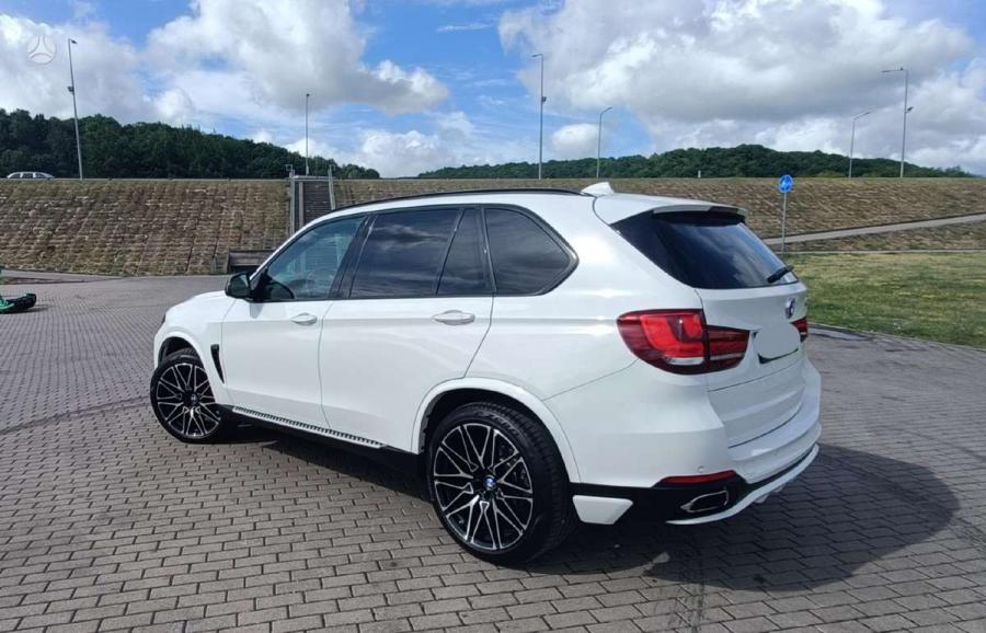 Balts BMW X5 2017 Kauņa, ar dzinēja tilpumu 2.98 L un nobraukumu 55 tūkst. km par 28500 €, foto 2 vietnē AUTOMOTO.COM.LV
