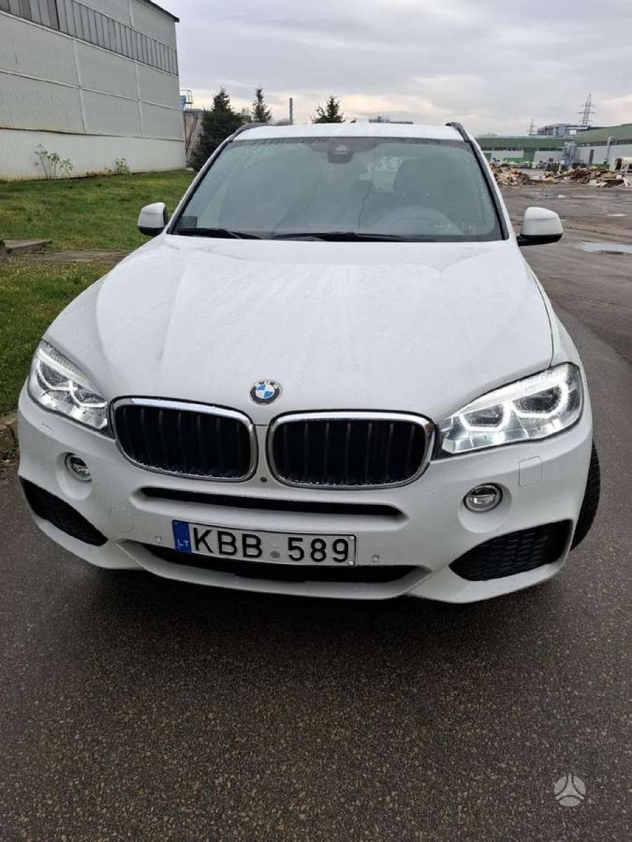White BMW X5 2017 in Klaipeda, with an engine capacity of 2.99 L and mileage of 227 thousand km for 23000 €, photo 1 on AUTOMOTO.COM.LV