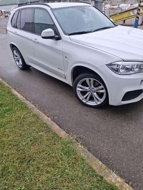White BMW X5 2017 in Klaipeda, with an engine capacity of 2.99 L and mileage of 227 thousand km for 23000 €, photo 8 on AUTOMOTO.COM.LV