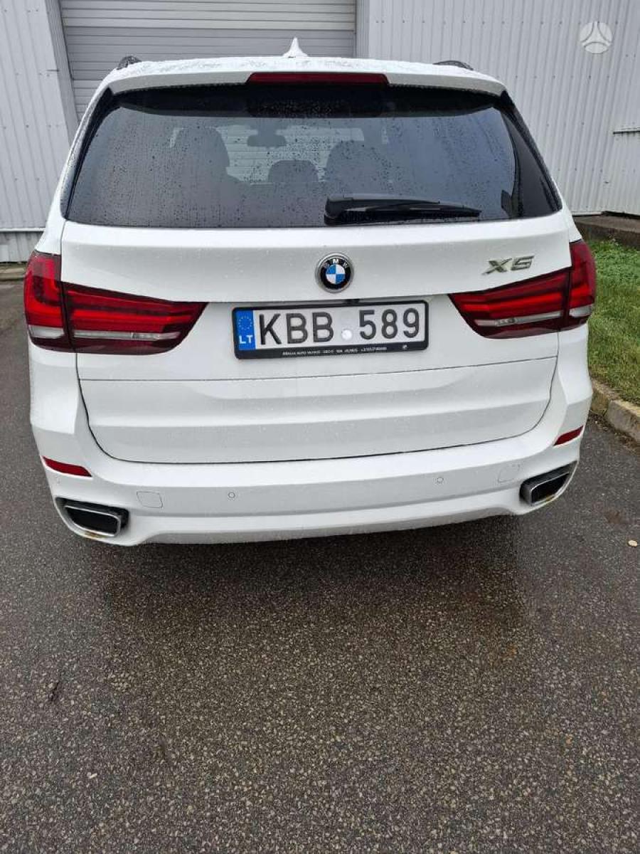 White BMW X5 2017 in Klaipeda, with an engine capacity of 2.99 L and mileage of 227 thousand km for 23000 €, photo 11 on AUTOMOTO.COM.LV