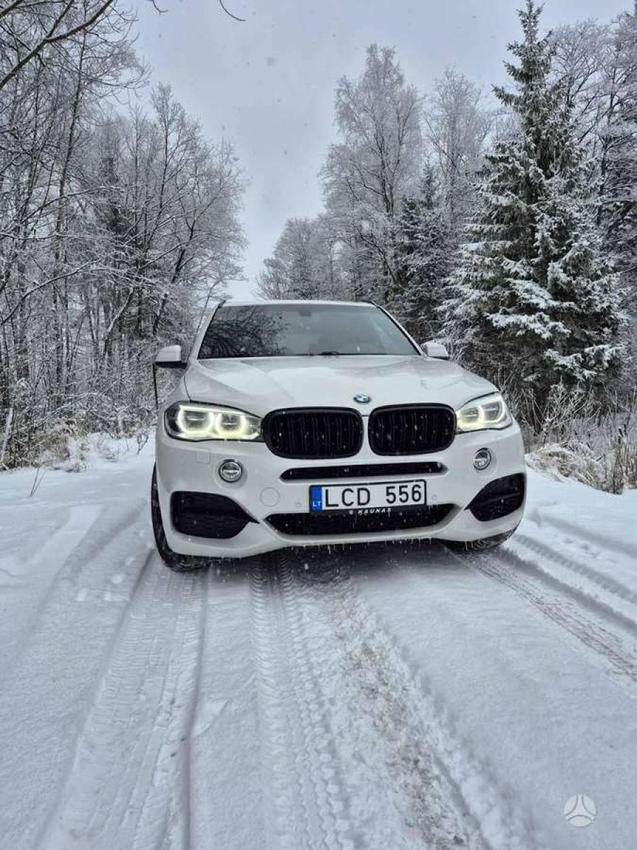 Белый БМВ Х5 2017 в Каунас, объемом двигателя 2.98 л и пробегом 202 тыс. км за 19900 €, фото 1 на AUTOMOTO.COM.LV