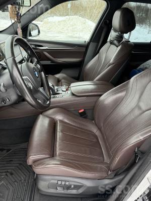 Balts BMW X5 2017 Daugavpils, ar dzinēja tilpumu 3.00 L un nobraukumu 157 tūkst. km par 29000 €, foto 11 vietnē AUTOMOTO.COM.LV