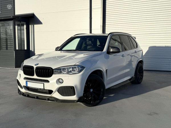 White BMW X5 2017 in Mazeikiai, with an engine capacity of 3.00 L and mileage of 200 thousand km for 24999 €, photo 1 on AUTOMOTO.COM.LV