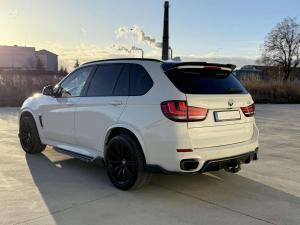 White BMW X5 2017 in Mazeikiai, with an engine capacity of 3.00 L and mileage of 200 thousand km for 24999 €, photo 5 on AUTOMOTO.COM.LV