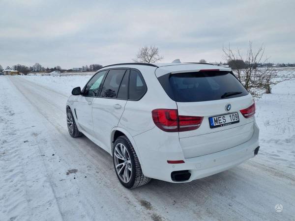 White BMW X5 2017 in Kaunas, with an engine capacity of 2.98 L and mileage of 133 thousand km for 21000 €, photo 1 on AUTOMOTO.COM.LV