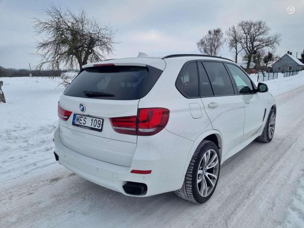 White BMW X5 2017 in Kaunas, with an engine capacity of 2.98 L and mileage of 133 thousand km for 21000 €, photo 9 on AUTOMOTO.COM.LV