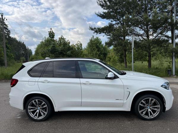 Balts BMW X5 2017 Šalčininkai, ar dzinēja tilpumu 3.00 L un nobraukumu 140 tūkst. km par 26000 €, foto 10 vietnē AUTOMOTO.COM.LV