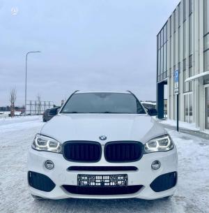 White BMW X5 2017 in Vilnius, with an engine capacity of 2.99 L and mileage of 261 thousand km for 23200 €, photo 2 on AUTOMOTO.COM.LV