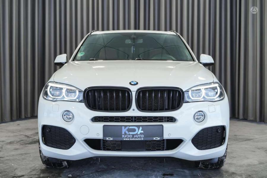 White BMW X5 2017 in Marijampole, with an engine capacity of 2.99 L and mileage of 259 thousand km for 25950 €, photo 3 on AUTOMOTO.COM.LV