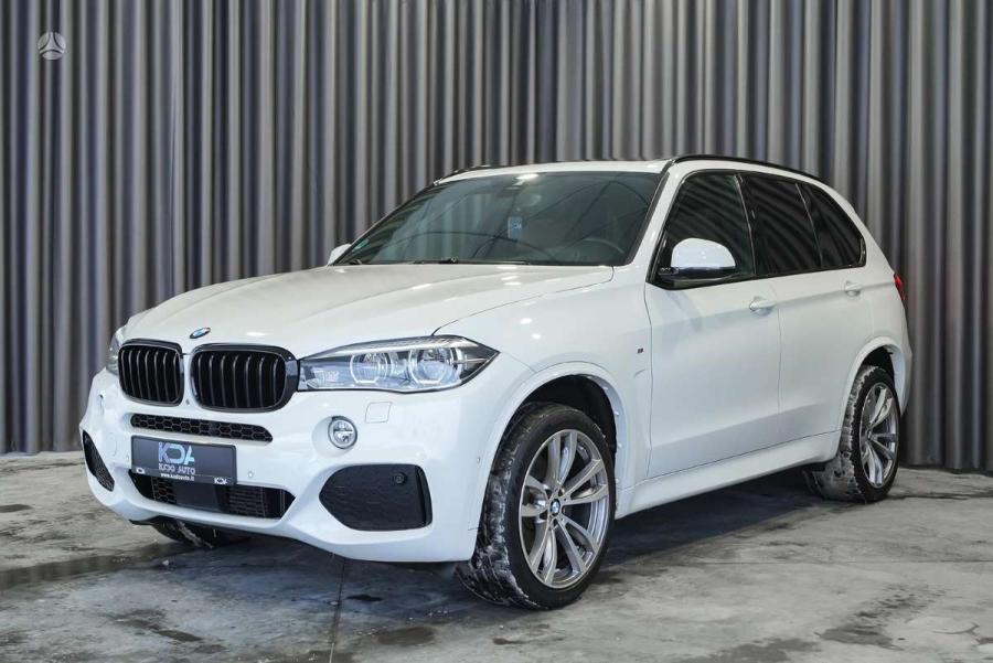 White BMW X5 2017 in Marijampole, with an engine capacity of 2.99 L and mileage of 259 thousand km for 25950 €, photo 5 on AUTOMOTO.COM.LV