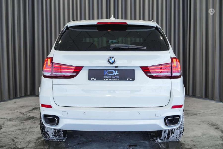 White BMW X5 2017 in Marijampole, with an engine capacity of 2.99 L and mileage of 259 thousand km for 25950 €, photo 10 on AUTOMOTO.COM.LV